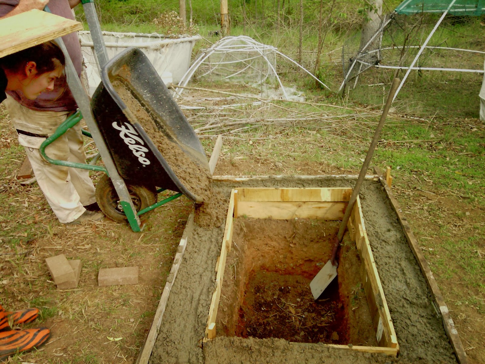 Chronicles of a humpy dweller: toilet building